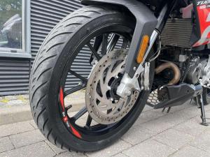 Aprilia Tuono 2017 in Riga, with an engine capacity of 0.13 L and mileage of 9 thousand km for 2799 €, photo 10 on AUTOMOTO.COM.LV