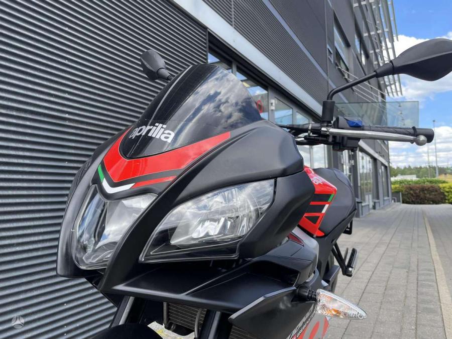 Aprilia Tuono 2017 in Riga, with an engine capacity of 0.13 L and mileage of 9 thousand km for 2799 €, photo 11 on AUTOMOTO.COM.LV