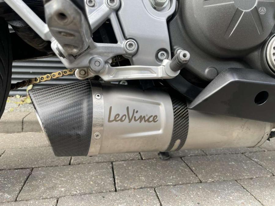 Aprilia Tuono 2017 in Riga, with an engine capacity of 0.13 L and mileage of 9 thousand km for 2799 €, photo 14 on AUTOMOTO.COM.LV