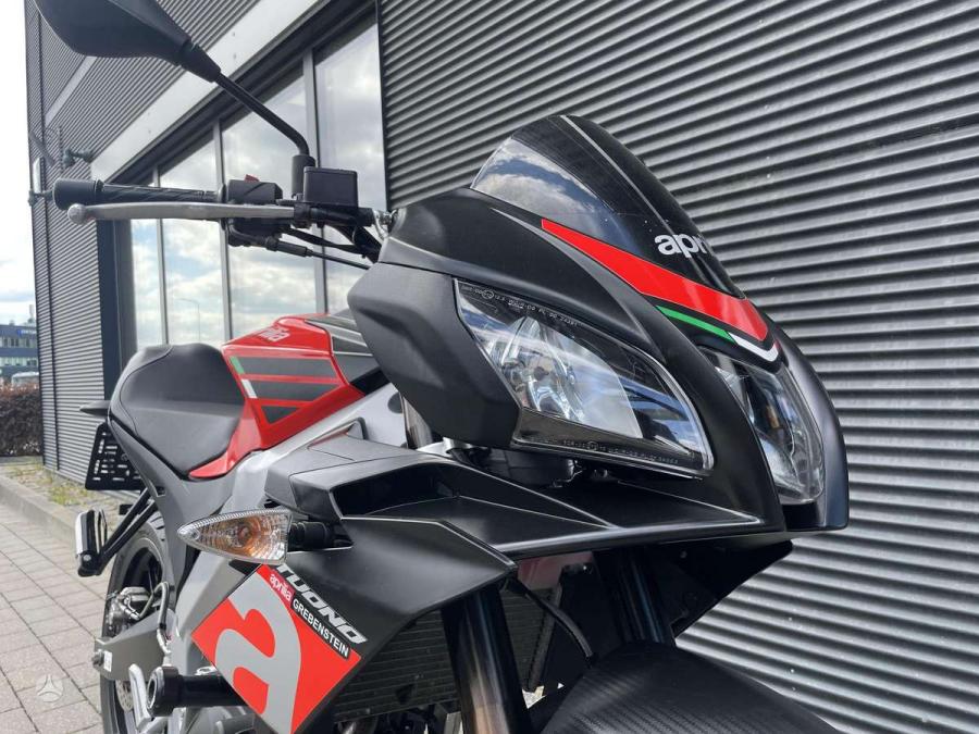 Aprilia Tuono 2017 in Riga, with an engine capacity of 0.13 L and mileage of 9 thousand km for 2799 €, photo 16 on AUTOMOTO.COM.LV