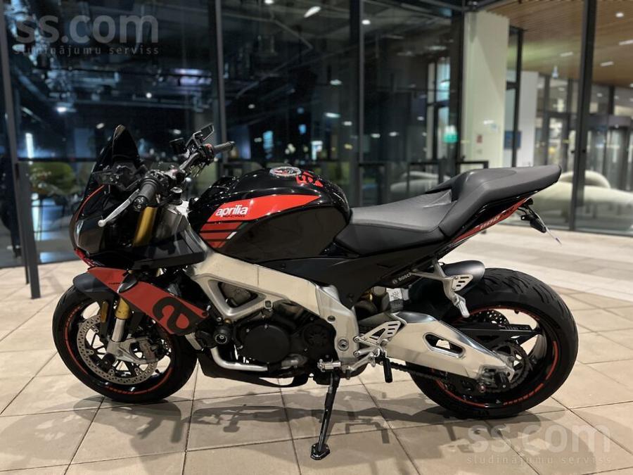 Aprilia Tuono 2017 in Riga, with an engine capacity of 1.10 L and mileage of 0 thousand km for 7900 €, photo 9 on AUTOMOTO.COM.LV