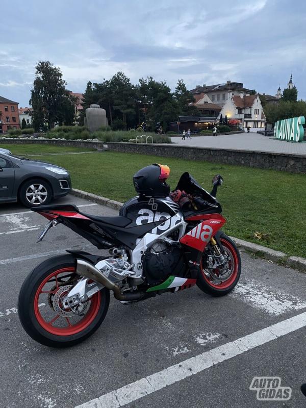 Aprilia Tuono 2018 Kauņa, ar dzinēja tilpumu 1.10 L un nobraukumu 13 tūkst. km par 9500 €, foto 2 vietnē AUTOMOTO.COM.LV