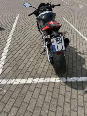 Aprilia Tuono 2018 Viļņa, ar dzinēja tilpumu 1.10 L un nobraukumu 18 tūkst. km par 7500 €, foto 4 vietnē AUTOMOTO.COM.LV