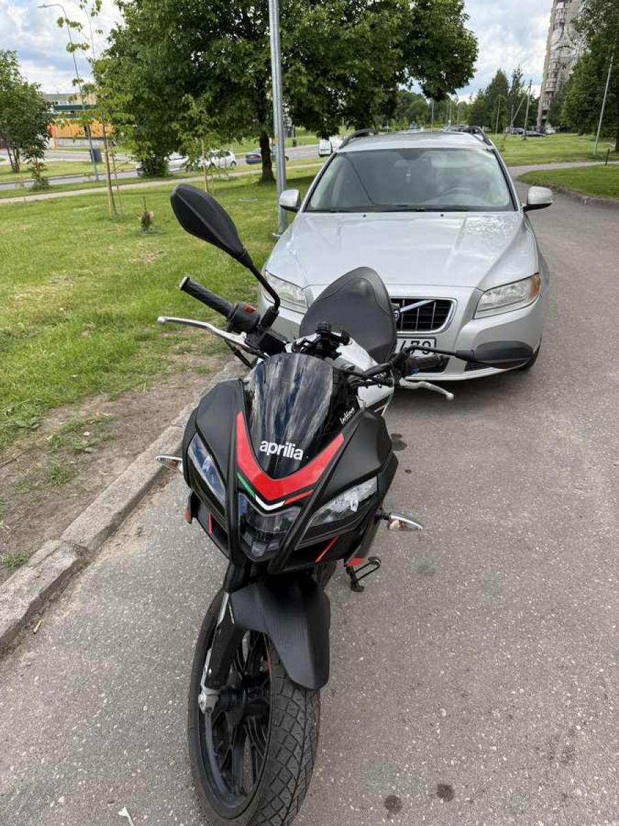 Aprilia Tuono 2019 in Vilnius, with an engine capacity of 0.13 L and mileage of 12 thousand km for 2800 €, photo 3 on AUTOMOTO.COM.LV