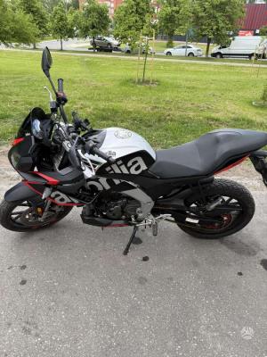 Aprilia Tuono 2019 in Vilnius, with an engine capacity of 0.13 L and mileage of 12 thousand km for 2800 €, photo 4 on AUTOMOTO.COM.LV