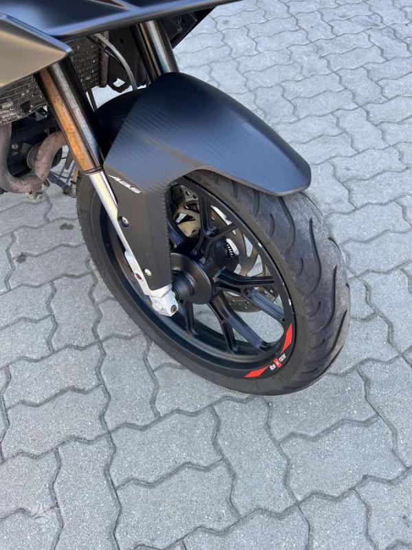 Aprilia Tuono 2019 in Prienai, with an engine capacity of 0.13 L and mileage of 25 thousand km for 1100 €, photo 10 on AUTOMOTO.COM.LV