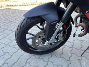 Aprilia Tuono 2019 in Prienai, with an engine capacity of 0.13 L and mileage of 25 thousand km for 1100 €, photo 13 on AUTOMOTO.COM.LV