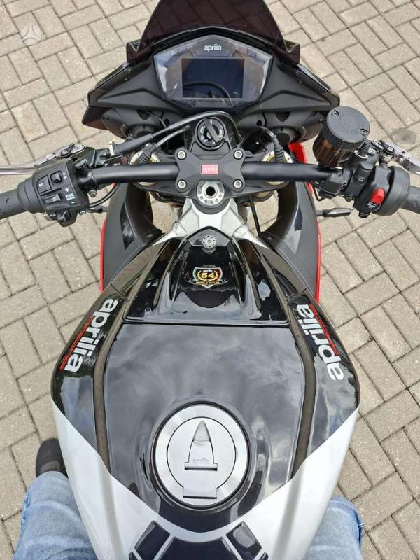 Aprilia Tuono 2019 Viļņa, ar dzinēja tilpumu 1.10 L un nobraukumu 39 tūkst. km par 9100 €, foto 6 vietnē AUTOMOTO.COM.LV