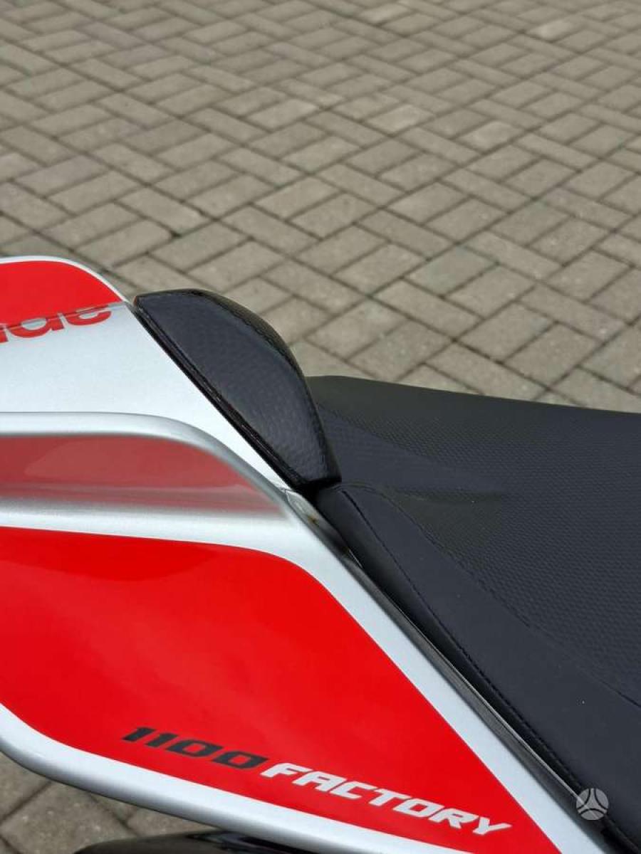 Aprilia Tuono 2019 Viļņa, ar dzinēja tilpumu 1.10 L un nobraukumu 39 tūkst. km par 9100 €, foto 18 vietnē AUTOMOTO.COM.LV
