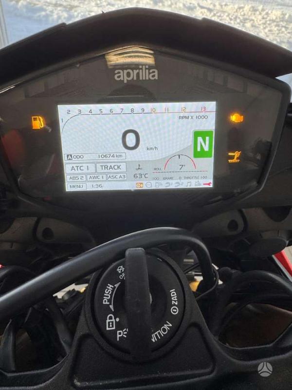 Aprilia Tuono 2020 in Kaunas, with an engine capacity of 1.08 L and mileage of 11 thousand km for 7350 €, photo 7 on AUTOMOTO.COM.LV