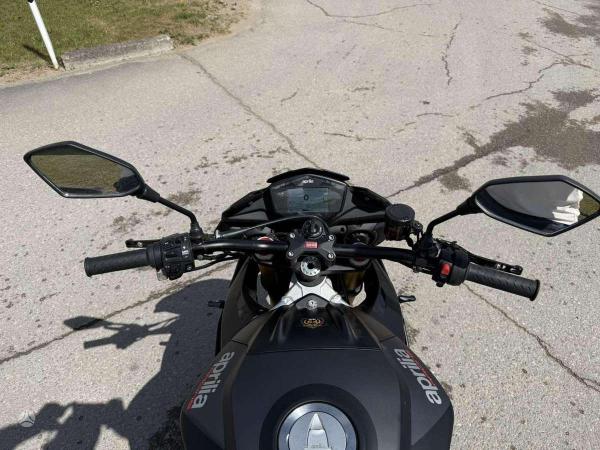 Aprilia Tuono 2020 in Taurage, with an engine capacity of 1.10 L and mileage of 9 thousand km for 6800 €, photo 8 on AUTOMOTO.COM.LV