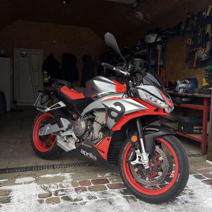Aprilia Tuono 2021 Kauņa, ar dzinēja tilpumu 0.66 L un nobraukumu 16 tūkst. km par 5999 €, foto 1 vietnē AUTOMOTO.COM.LV