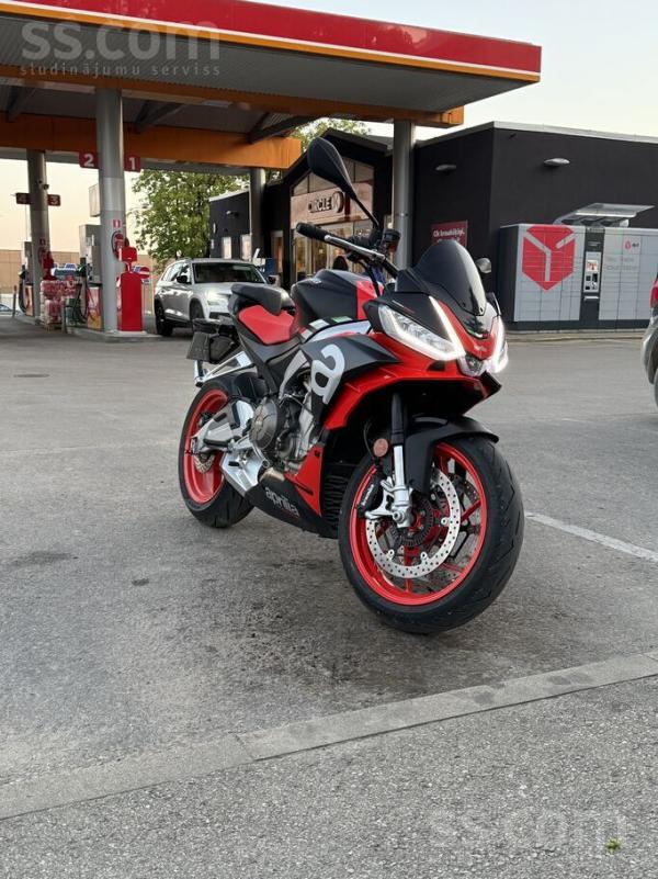 Aprilia Tuono 2021 in Rezekne, with an engine capacity of 0.66 L and mileage of 0 thousand km for 7600 €, photo 1 on AUTOMOTO.COM.LV