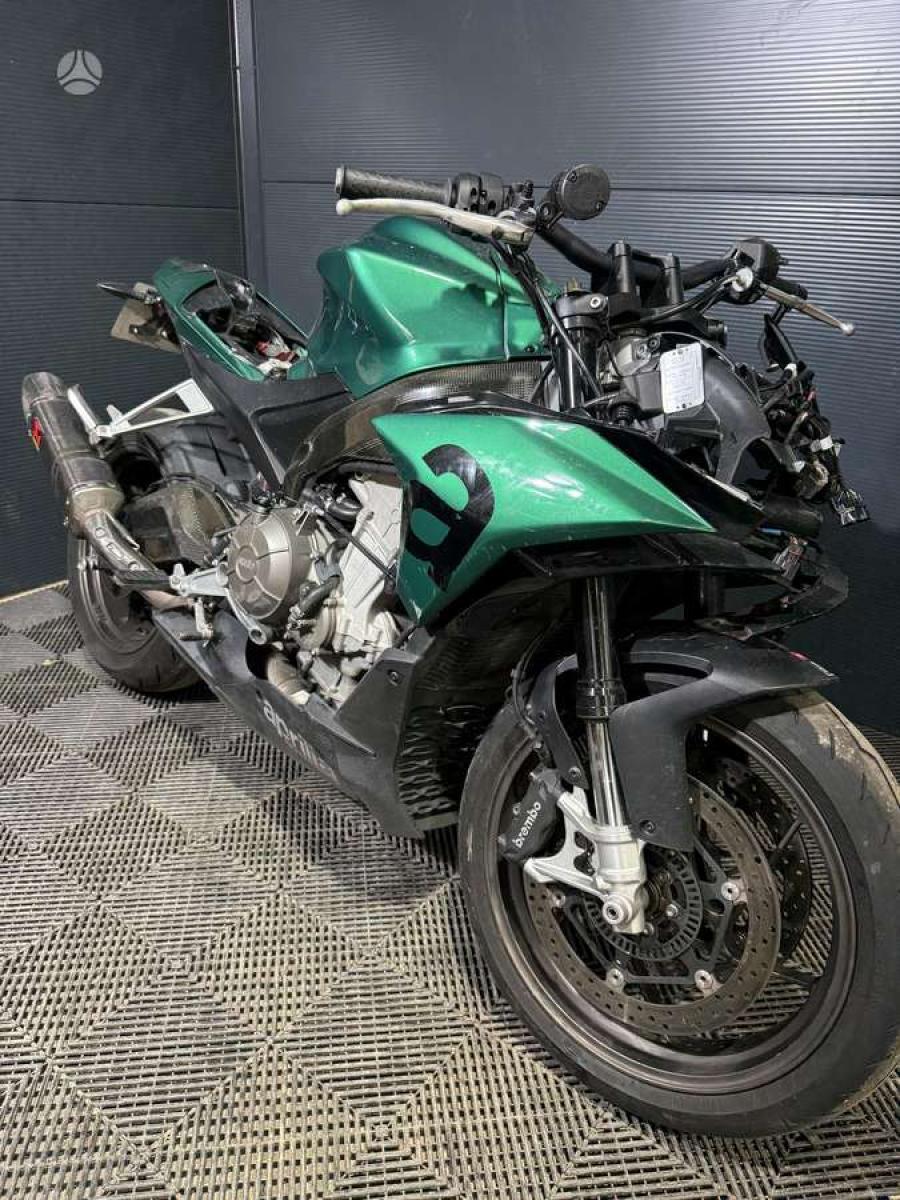 Aprilia Tuono 2021 in Taurage, with an engine capacity of 0.66 L and mileage of 7 thousand km for 2950 €, photo 4 on AUTOMOTO.COM.LV