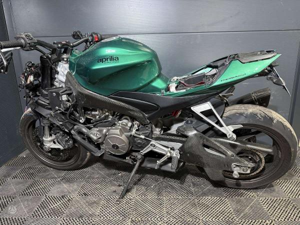 Aprilia Tuono 2021 Tauragė, ar dzinēja tilpumu 0.66 L un nobraukumu 7 tūkst. km par 2950 €, foto 7 vietnē AUTOMOTO.COM.LV