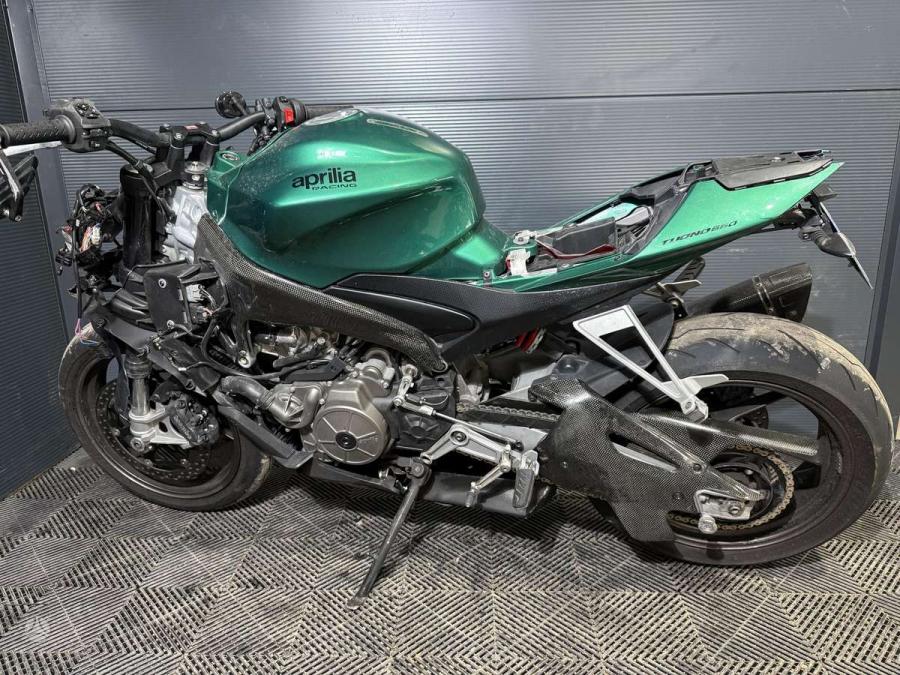 Aprilia Tuono 2021 in Taurage, with an engine capacity of 0.66 L and mileage of 7 thousand km for 2950 €, photo 8 on AUTOMOTO.COM.LV