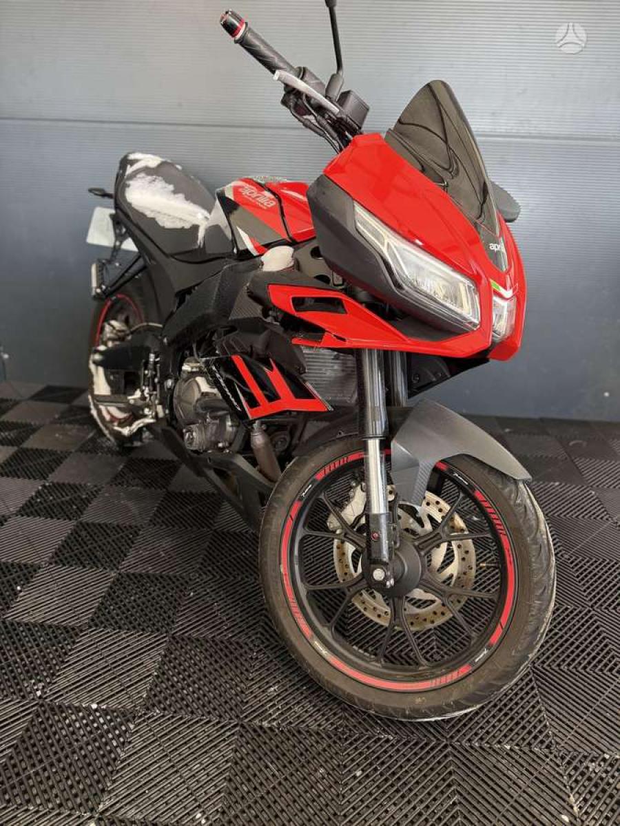 Aprilia Tuono 2022 Tauragė, ar dzinēja tilpumu 0.13 L un nobraukumu 7 tūkst. km par 2200 €, foto 1 vietnē AUTOMOTO.COM.LV