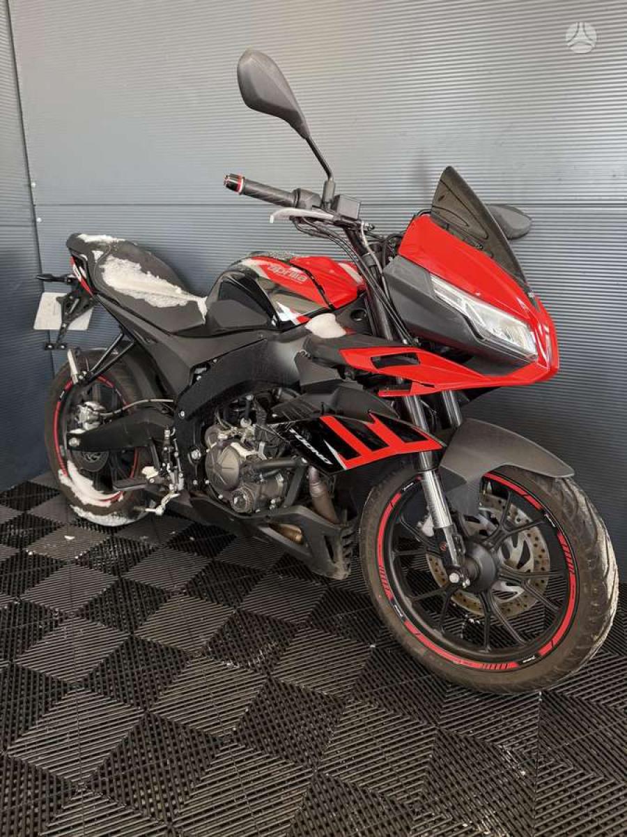 Aprilia Tuono 2022 Tauragė, ar dzinēja tilpumu 0.13 L un nobraukumu 7 tūkst. km par 2200 €, foto 7 vietnē AUTOMOTO.COM.LV