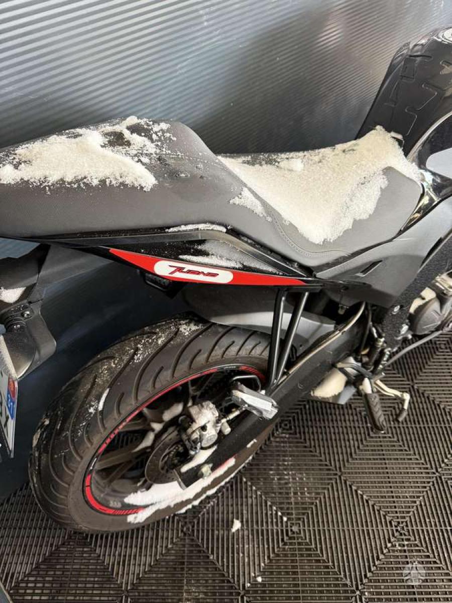 Aprilia Tuono 2022 Tauragė, ar dzinēja tilpumu 0.13 L un nobraukumu 7 tūkst. km par 2200 €, foto 8 vietnē AUTOMOTO.COM.LV