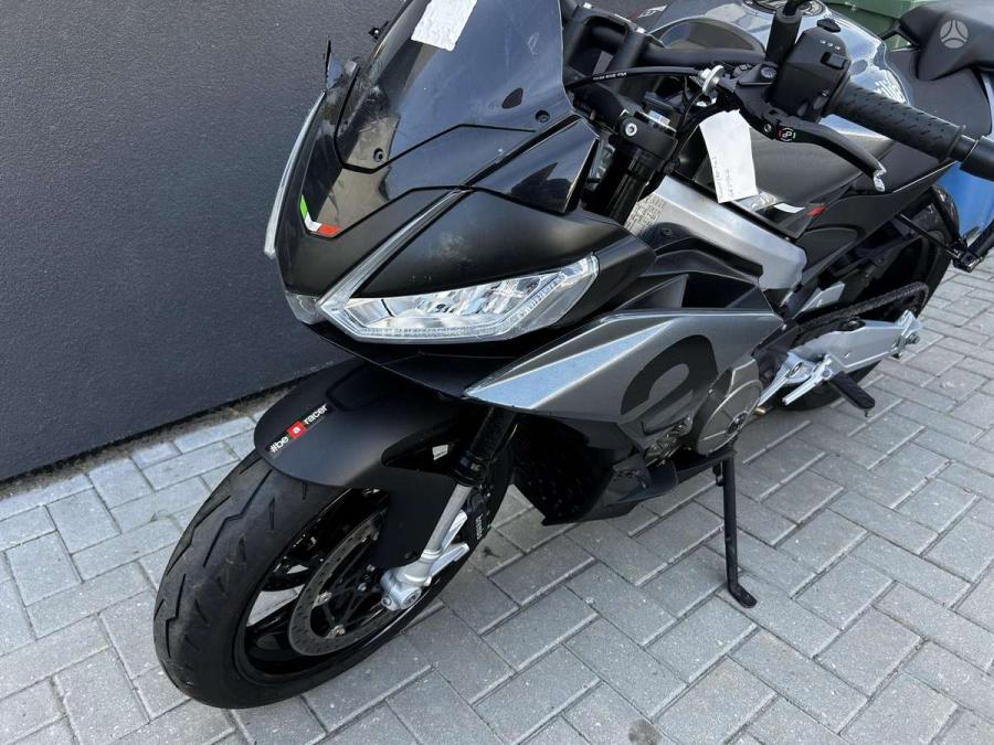Aprilia Tuono 2023 in Kaunas, with an engine capacity of 0.66 L and mileage of 11 thousand km for 3100 €, photo 9 on AUTOMOTO.COM.LV