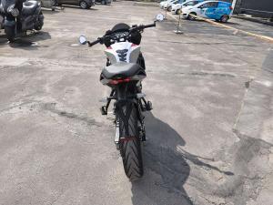 Aprilia Tuono 2024 Viļņa, ar dzinēja tilpumu 0.13 L un nobraukumu 4 tūkst. km par 2950 €, foto 7 vietnē AUTOMOTO.COM.LV