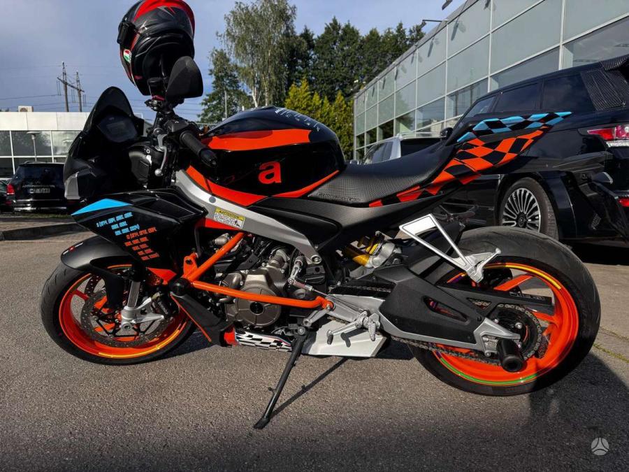 Aprilia Tuono 2024 in Riga, with an engine capacity of 0.66 L and mileage of 2 thousand km for 10000 €, photo 1 on AUTOMOTO.COM.LV