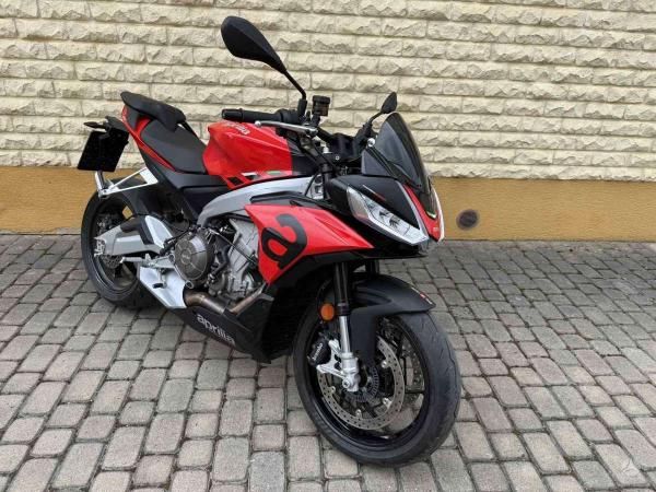 Aprilia Tuono 2025 Tauragė, ar dzinēja tilpumu 0.66 L un nobraukumu 4 tūkst. km par 7400 €, foto 2 vietnē AUTOMOTO.COM.LV