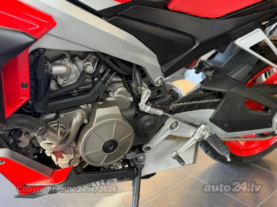 Red Aprilia Tuono 2022 in Tallinn, with an engine capacity of 0.66 L and mileage of 56 thousand km for 4990 €, photo 19 on AUTOMOTO.COM.LV