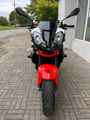 Balts Aprilia Tuono 2007 Tallina, ar dzinēja tilpumu 1.00 L un nobraukumu 42 tūkst. km par 3990 €, foto 5 vietnē AUTOMOTO.COM.LV