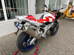 Balts Aprilia Tuono 2007 Tallina, ar dzinēja tilpumu 1.00 L un nobraukumu 42 tūkst. km par 3990 €, foto 6 vietnē AUTOMOTO.COM.LV