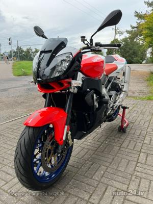 Balts Aprilia Tuono 2007 Tallina, ar dzinēja tilpumu 1.00 L un nobraukumu 42 tūkst. km par 3990 €, foto 10 vietnē AUTOMOTO.COM.LV