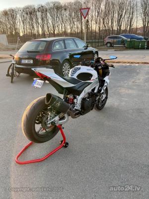 White Aprilia Tuono 2022 in Rakvere, with an engine capacity of 1.08 L and mileage of 23 thousand km for 11500 €, photo 4 on AUTOMOTO.COM.LV