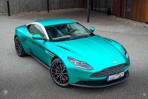 Pelēks Aston Martin DB11 2021 Viļņa, ar dzinēja tilpumu 4.00 L un nobraukumu 24 tūkst. km par 96000 €, foto  vietnē AUTOMOTO.COM.LV