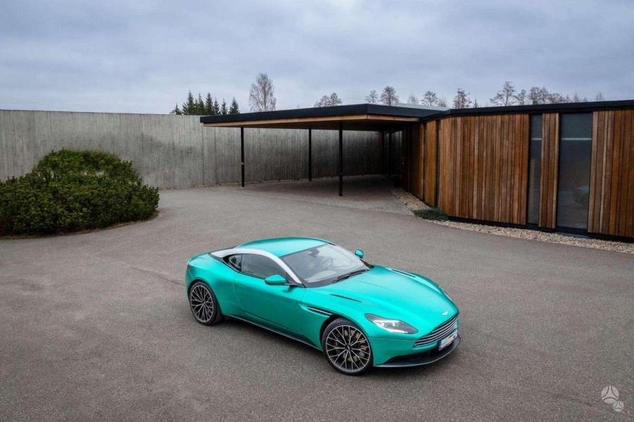 Pelēks Aston Martin DB11 2021 Viļņa, ar dzinēja tilpumu 4.00 L un nobraukumu 24 tūkst. km par 96000 €, foto 8 vietnē AUTOMOTO.COM.LV