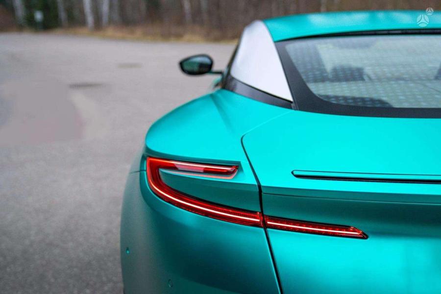 Pelēks Aston Martin DB11 2021 Viļņa, ar dzinēja tilpumu 4.00 L un nobraukumu 24 tūkst. km par 96000 €, foto 17 vietnē AUTOMOTO.COM.LV