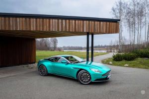 Pelēks Aston Martin DB11 2021 Viļņa, ar dzinēja tilpumu 4.00 L un nobraukumu 27 tūkst. km par 96000 €, foto 6 vietnē AUTOMOTO.COM.LV