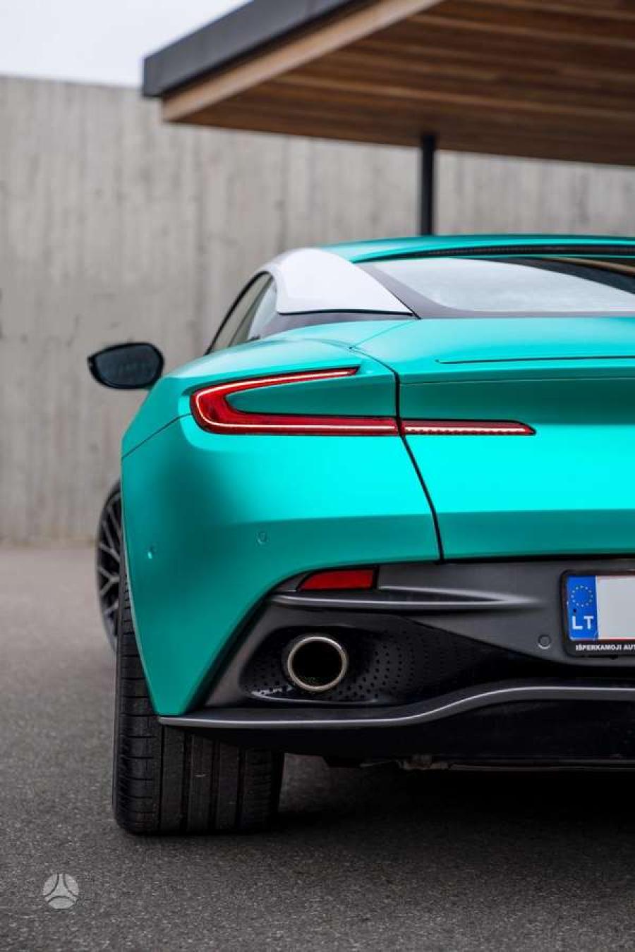 Pelēks Aston Martin DB11 2021 Viļņa, ar dzinēja tilpumu 4.00 L un nobraukumu 27 tūkst. km par 96000 €, foto 17 vietnē AUTOMOTO.COM.LV