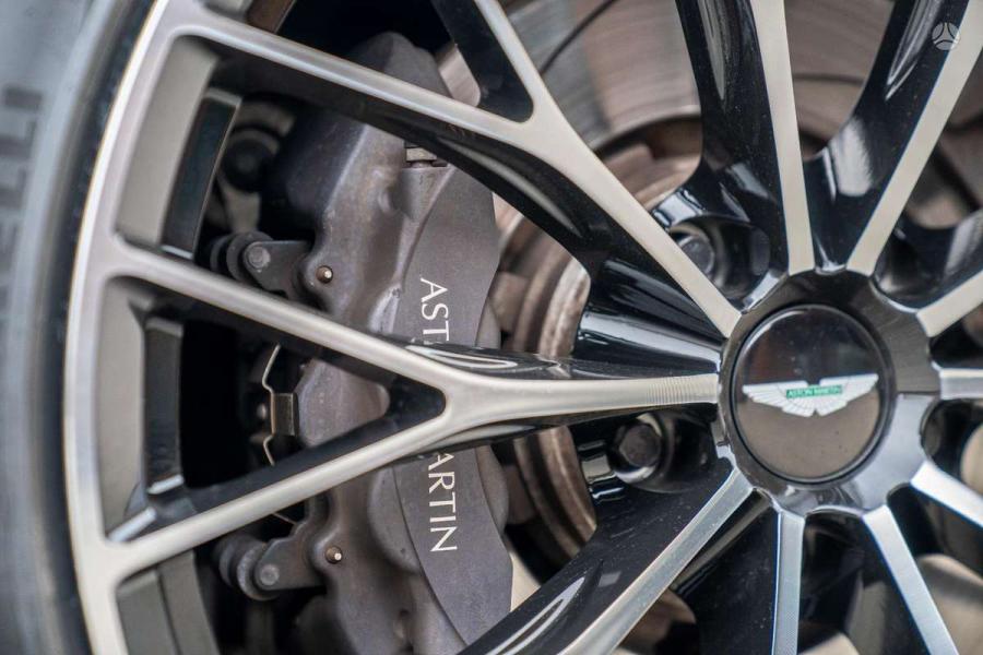 Pelēks Aston Martin DB11 2021 Viļņa, ar dzinēja tilpumu 4.00 L un nobraukumu 27 tūkst. km par 96000 €, foto 25 vietnē AUTOMOTO.COM.LV