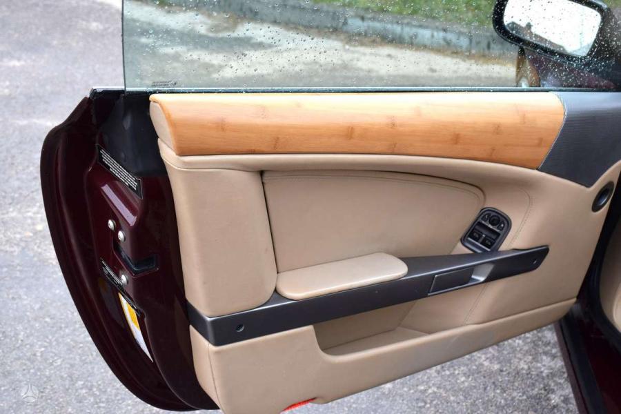 Red Aston Martin DB9 2005 in Klaipeda, with an engine capacity of 5.94 L and mileage of 106 thousand km for 34900 €, photo 12 on AUTOMOTO.COM.LV