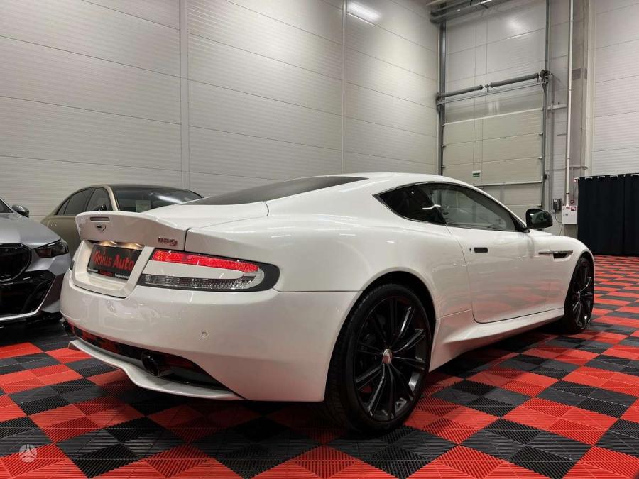Balts Aston Martin DB9 2015 Viļņa, ar dzinēja tilpumu 5.94 L un nobraukumu 59 tūkst. km par 69999 €, foto 5 vietnē AUTOMOTO.COM.LV