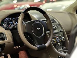 Balts Aston Martin DB9 2015 Viļņa, ar dzinēja tilpumu 5.94 L un nobraukumu 59 tūkst. km par 69999 €, foto 16 vietnē AUTOMOTO.COM.LV