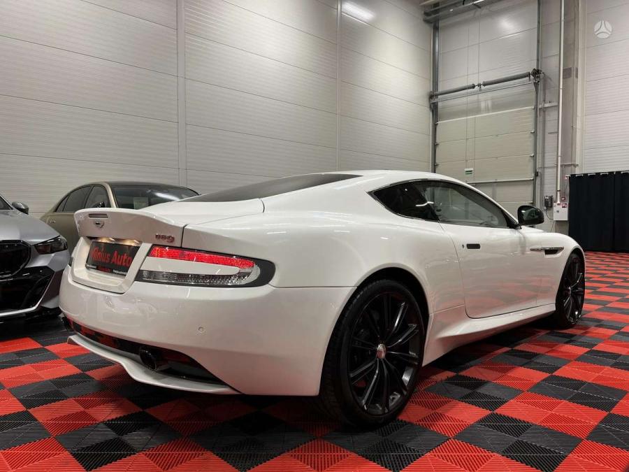 Balts Aston Martin DB9 2015 Viļņa, ar dzinēja tilpumu 5.94 L un nobraukumu 59 tūkst. km par 79999 €, foto 5 vietnē AUTOMOTO.COM.LV