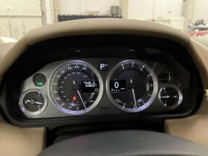 Balts Aston Martin DB9 2015 Viļņa, ar dzinēja tilpumu 5.94 L un nobraukumu 59 tūkst. km par 79999 €, foto 17 vietnē AUTOMOTO.COM.LV