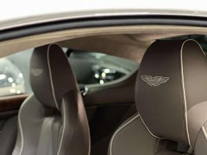 Balts Aston Martin DB9 2015 Viļņa, ar dzinēja tilpumu 5.94 L un nobraukumu 59 tūkst. km par 79999 €, foto 21 vietnē AUTOMOTO.COM.LV