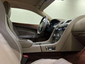 Balts Aston Martin DB9 2015 Viļņa, ar dzinēja tilpumu 5.94 L un nobraukumu 59 tūkst. km par 79999 €, foto 23 vietnē AUTOMOTO.COM.LV