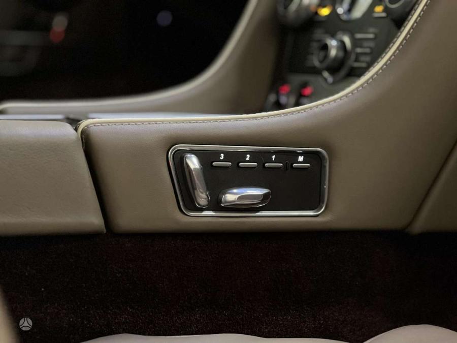 Balts Aston Martin DB9 2015 Viļņa, ar dzinēja tilpumu 5.94 L un nobraukumu 59 tūkst. km par 79999 €, foto 24 vietnē AUTOMOTO.COM.LV
