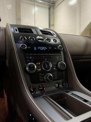 Balts Aston Martin DB9 2015 Viļņa, ar dzinēja tilpumu 5.94 L un nobraukumu 59 tūkst. km par 79999 €, foto 27 vietnē AUTOMOTO.COM.LV