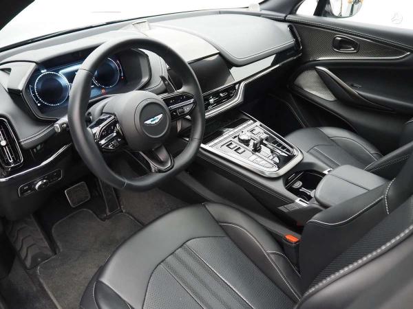 Pelēks Aston Martin DBX 2024 Viļņa, ar dzinēja tilpumu 3.98 L un nobraukumu 9 tūkst. km par 190000 €, foto 10 vietnē AUTOMOTO.COM.LV