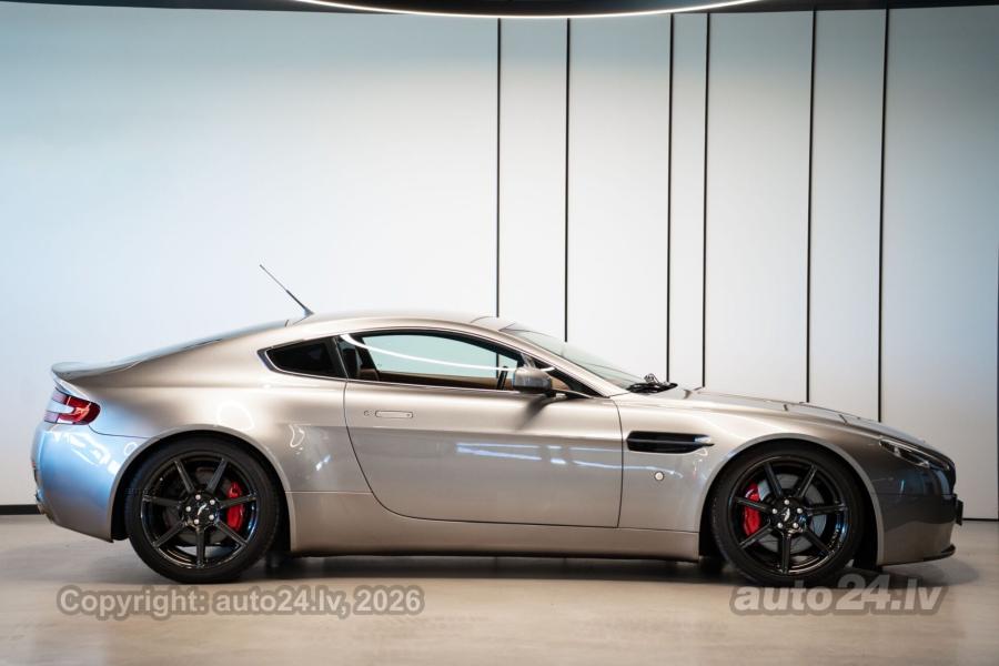 Pelēks Aston Martin v8-vantage 2006 Tallina, ar dzinēja tilpumu 4.30 L un nobraukumu 55 tūkst. km par 51058 €, foto 9 vietnē AUTOMOTO.COM.LV