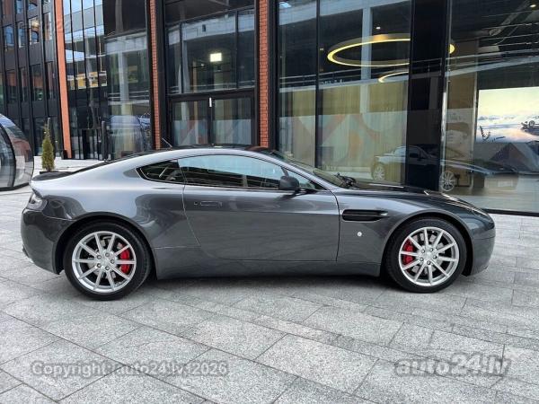 Pelēks Aston Martin v8-vantage 2006 Tallina, ar dzinēja tilpumu 4.30 L un nobraukumu 80 tūkst. km par 49900 €, foto 6 vietnē AUTOMOTO.COM.LV